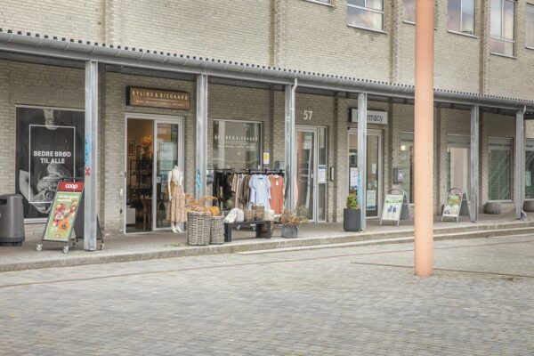 Trekroner Centervej 54-56, 4000 Roskilde | AKF
